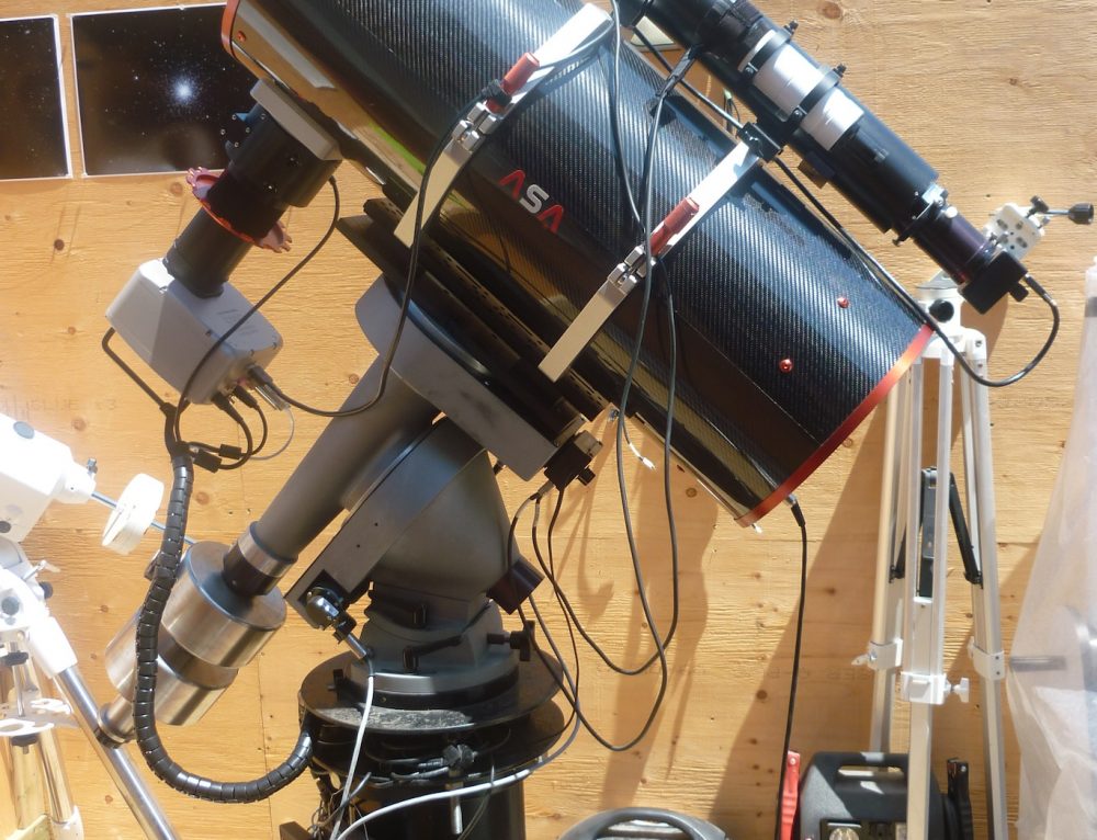 Takahashi FSQ-106 on Paramount MX - Astrodoc: Astrophotography by Ron Brecher